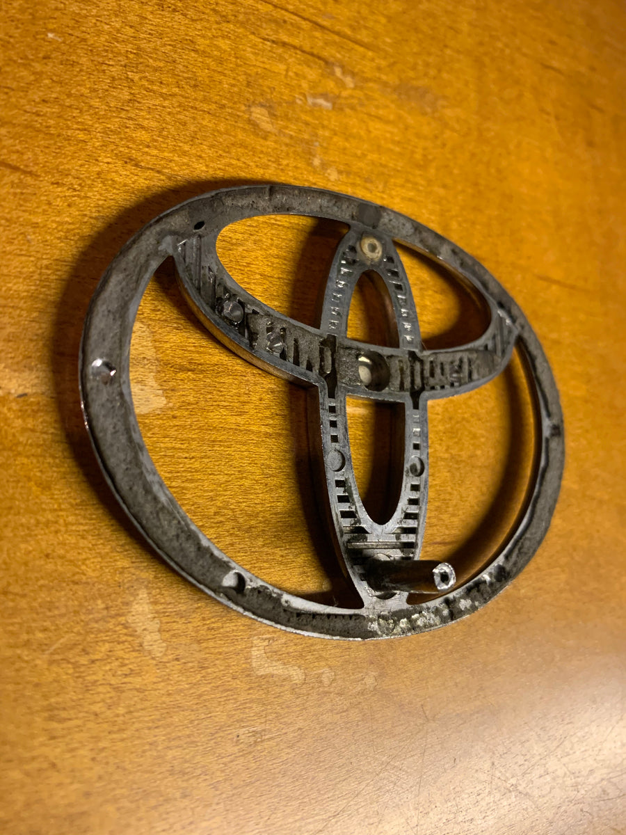 OEM Front Bumper Toyota Emblem – MR2 Chop Shop